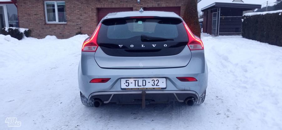 Pelēks Volvo V40 2014 Kauņa, ar dzinēja tilpumu 1.60 L un nobraukumu 294 tūkst. km par 5900 €, foto 5 vietnē AUTOMOTO.COM.LV
