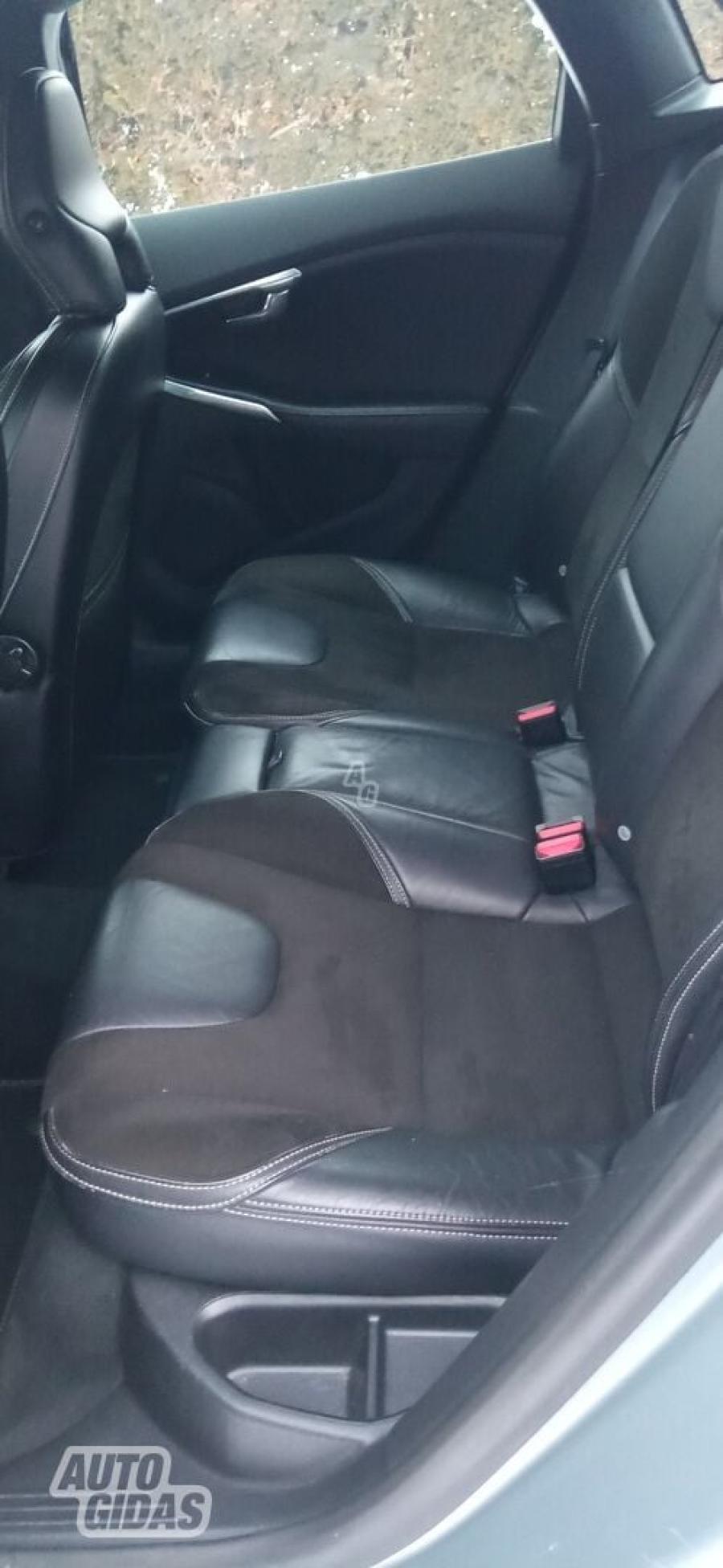 Pelēks Volvo V40 2014 Kauņa, ar dzinēja tilpumu 1.60 L un nobraukumu 294 tūkst. km par 5900 €, foto 7 vietnē AUTOMOTO.COM.LV