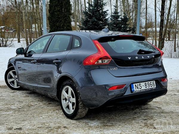 Pelēks Volvo V40 2014 Rīga, ar dzinēja tilpumu 1.60 L un nobraukumu 216 tūkst. km par 6590 €, foto 5 vietnē AUTOMOTO.COM.LV