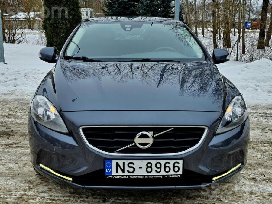 Pelēks Volvo V40 2014 Rīga, ar dzinēja tilpumu 1.60 L un nobraukumu 216 tūkst. km par 6590 €, foto 33 vietnē AUTOMOTO.COM.LV