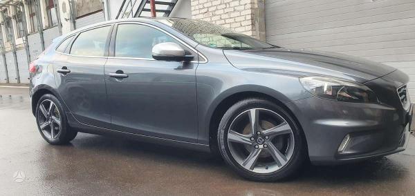 Pelēks Volvo V40 2014 Kauņa, ar dzinēja tilpumu 1.56 L un nobraukumu 245 tūkst. km par 6650 €, foto 5 vietnē AUTOMOTO.COM.LV