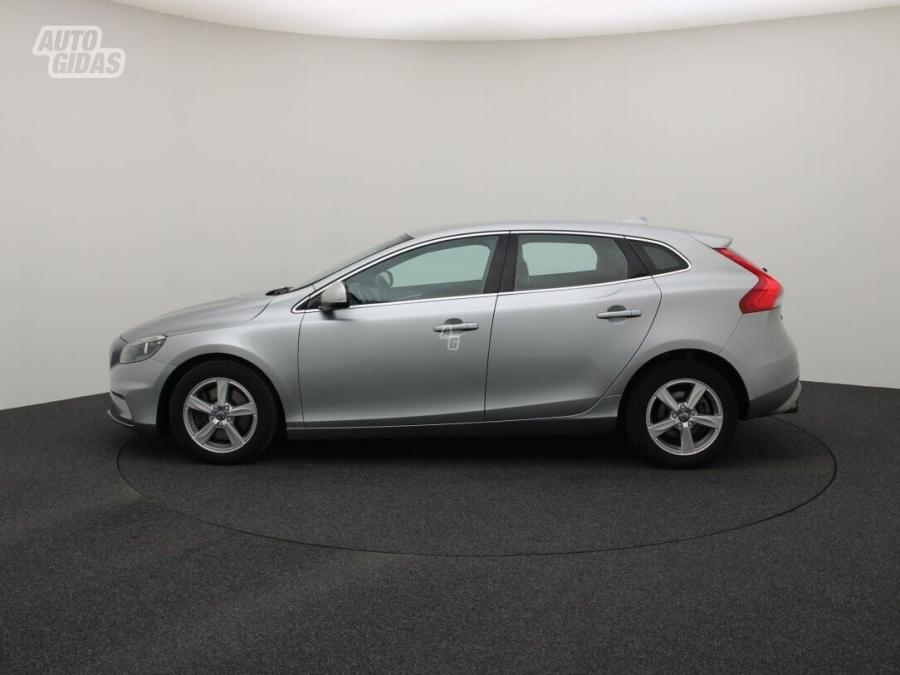 Pelēks Volvo V40 2014 Viļņa, ar dzinēja tilpumu 2.00 L un nobraukumu 252 tūkst. km par 7799 €, foto 6 vietnē AUTOMOTO.COM.LV