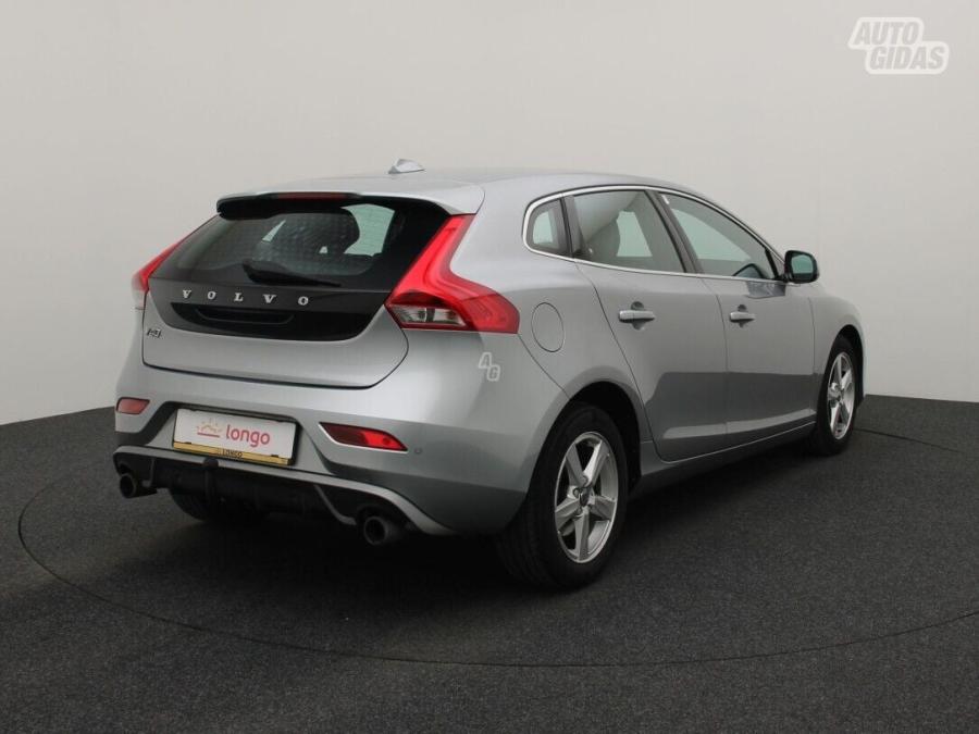 Pelēks Volvo V40 2014 Viļņa, ar dzinēja tilpumu 2.00 L un nobraukumu 252 tūkst. km par 7799 €, foto 8 vietnē AUTOMOTO.COM.LV