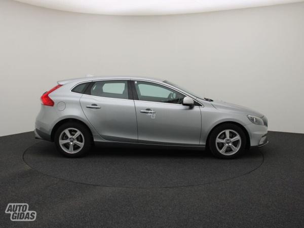 Pelēks Volvo V40 2014 Viļņa, ar dzinēja tilpumu 2.00 L un nobraukumu 252 tūkst. km par 7799 €, foto 9 vietnē AUTOMOTO.COM.LV