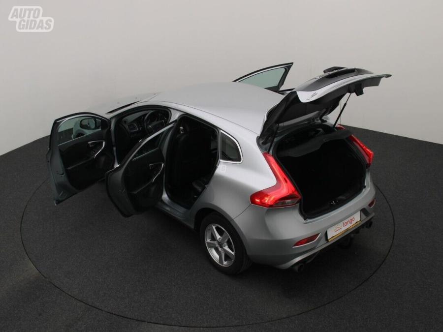 Pelēks Volvo V40 2014 Viļņa, ar dzinēja tilpumu 2.00 L un nobraukumu 252 tūkst. km par 7799 €, foto 13 vietnē AUTOMOTO.COM.LV