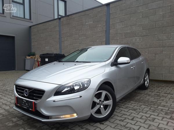 Grey Volvo V40 2014 in Kretinga, with an engine capacity of 1.60 L and mileage of 154 thousand km for 6550 €, photo 1 on AUTOMOTO.COM.LV