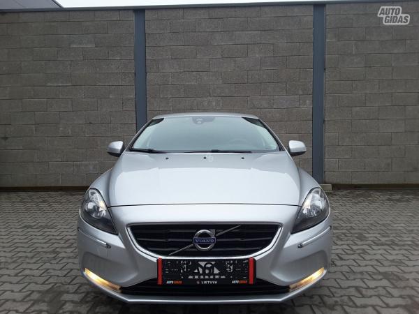 Grey Volvo V40 2014 in Kretinga, with an engine capacity of 1.60 L and mileage of 154 thousand km for 6550 €, photo 2 on AUTOMOTO.COM.LV