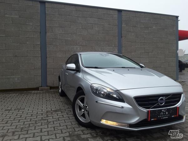 Grey Volvo V40 2014 in Kretinga, with an engine capacity of 1.60 L and mileage of 154 thousand km for 6550 €, photo 3 on AUTOMOTO.COM.LV