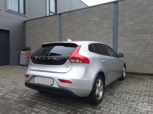 Grey Volvo V40 2014 in Kretinga, with an engine capacity of 1.60 L and mileage of 154 thousand km for 6550 €, photo 4 on AUTOMOTO.COM.LV
