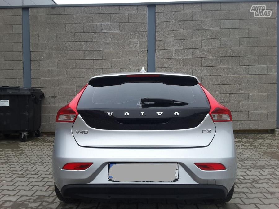 Grey Volvo V40 2014 in Kretinga, with an engine capacity of 1.60 L and mileage of 154 thousand km for 6550 €, photo 5 on AUTOMOTO.COM.LV