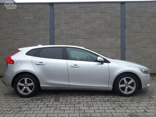 Grey Volvo V40 2014 in Kretinga, with an engine capacity of 1.60 L and mileage of 154 thousand km for 6550 €, photo 8 on AUTOMOTO.COM.LV