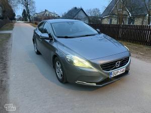 Pelēks Volvo V40 2014 Šauļi, ar dzinēja tilpumu 1.60 L un nobraukumu 244 tūkst. km par 5550 €, foto  vietnē AUTOMOTO.COM.LV