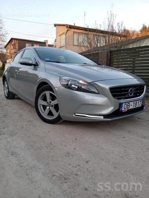 Grey Volvo V40 2014 in Tukums, with an engine capacity of 1.60 L and mileage of 226 thousand km for 5950 €, photo  on AUTOMOTO.COM.LV