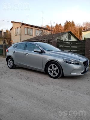 Grey Volvo V40 2014 in Tukums, with an engine capacity of 1.60 L and mileage of 226 thousand km for 5950 €, photo 4 on AUTOMOTO.COM.LV