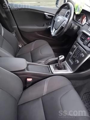 Grey Volvo V40 2014 in Tukums, with an engine capacity of 1.60 L and mileage of 226 thousand km for 5950 €, photo 7 on AUTOMOTO.COM.LV