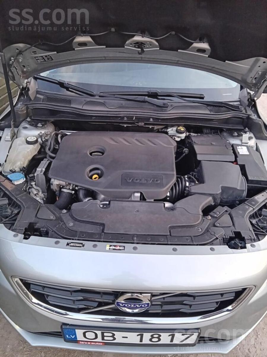 Grey Volvo V40 2014 in Tukums, with an engine capacity of 1.60 L and mileage of 226 thousand km for 5950 €, photo 11 on AUTOMOTO.COM.LV