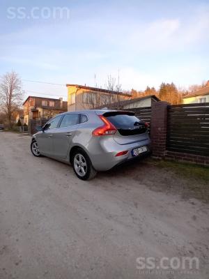 Grey Volvo V40 2014 in Tukums, with an engine capacity of 1.60 L and mileage of 226 thousand km for 5950 €, photo 13 on AUTOMOTO.COM.LV