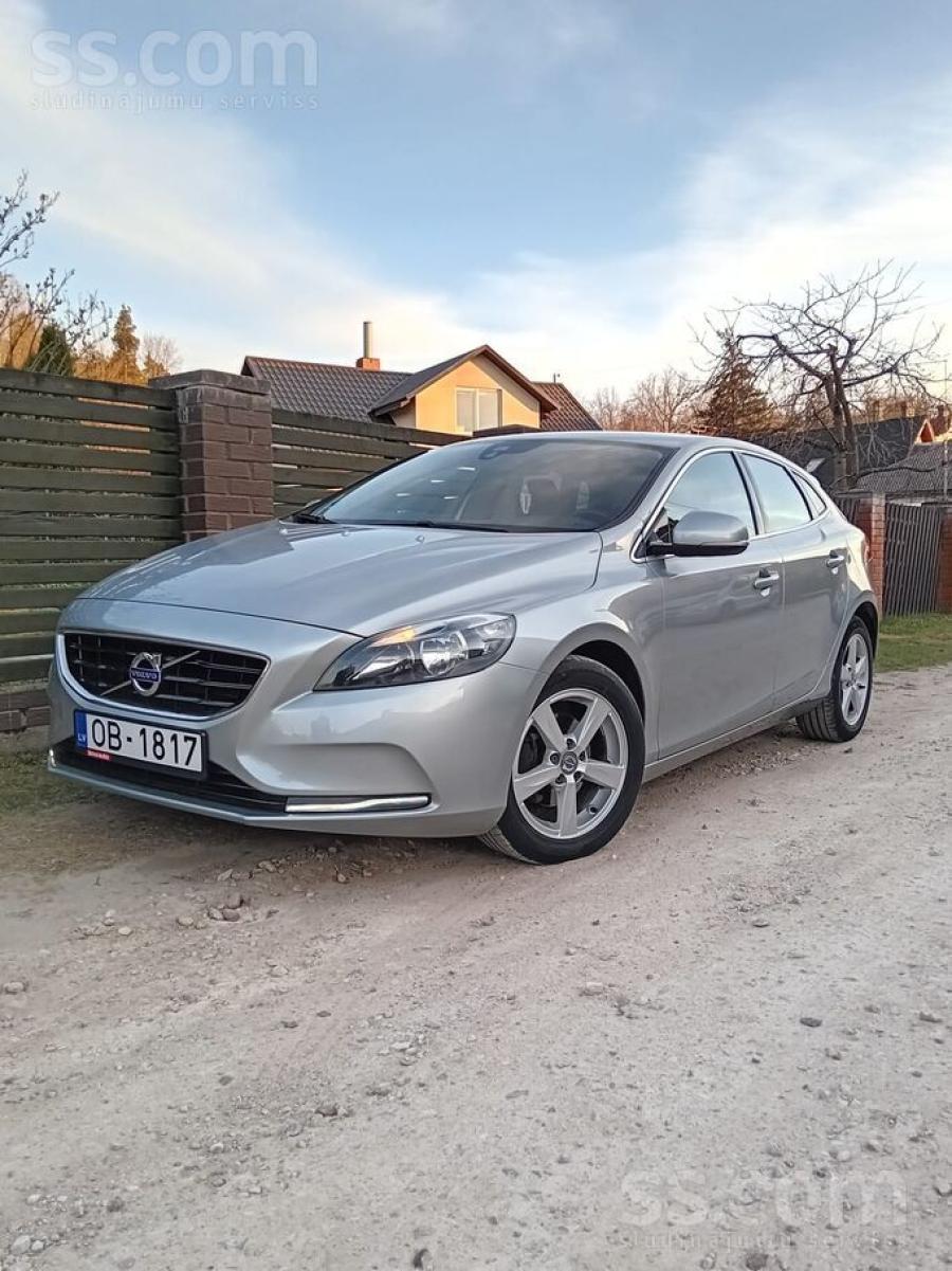 Grey Volvo V40 2014 in Tukums, with an engine capacity of 1.60 L and mileage of 226 thousand km for 5950 €, photo 17 on AUTOMOTO.COM.LV