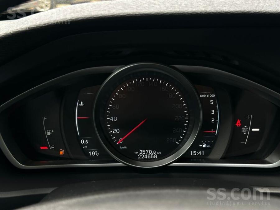 Серый Вольво В40 2014 в Елгава, объемом двигателя 1.60 л и пробегом 0 тыс. км за 6990 €, фото 18 на AUTOMOTO.COM.LV