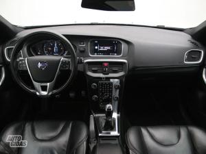 Grey Volvo V40 2014 in Vilnius, with an engine capacity of 2.00 L and mileage of 236 thousand km for 8799 €, photo 3 on AUTOMOTO.COM.LV