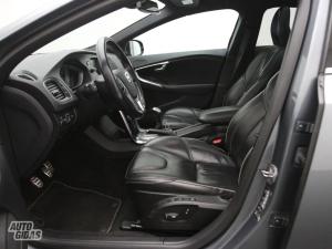 Grey Volvo V40 2014 in Vilnius, with an engine capacity of 2.00 L and mileage of 236 thousand km for 8799 €, photo 5 on AUTOMOTO.COM.LV