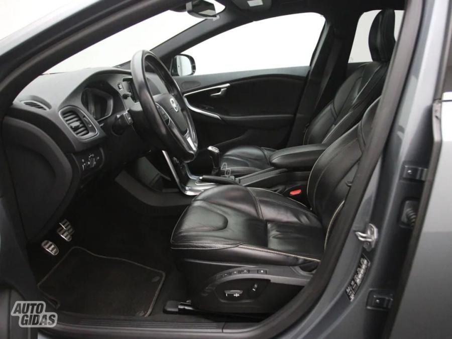 Grey Volvo V40 2014 in Vilnius, with an engine capacity of 2.00 L and mileage of 236 thousand km for 8799 €, photo 5 on AUTOMOTO.COM.LV