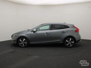 Grey Volvo V40 2014 in Vilnius, with an engine capacity of 2.00 L and mileage of 236 thousand km for 8799 €, photo 7 on AUTOMOTO.COM.LV