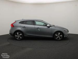 Grey Volvo V40 2014 in Vilnius, with an engine capacity of 2.00 L and mileage of 236 thousand km for 8799 €, photo 10 on AUTOMOTO.COM.LV