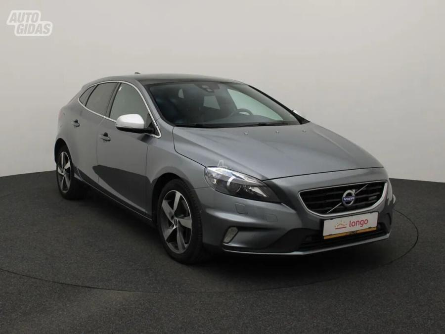 Grey Volvo V40 2014 in Vilnius, with an engine capacity of 2.00 L and mileage of 236 thousand km for 8799 €, photo 11 on AUTOMOTO.COM.LV