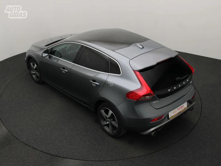 Grey Volvo V40 2014 in Vilnius, with an engine capacity of 2.00 L and mileage of 236 thousand km for 8799 €, photo 13 on AUTOMOTO.COM.LV