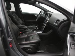 Grey Volvo V40 2014 in Vilnius, with an engine capacity of 2.00 L and mileage of 236 thousand km for 8799 €, photo 15 on AUTOMOTO.COM.LV