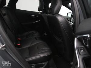Grey Volvo V40 2014 in Vilnius, with an engine capacity of 2.00 L and mileage of 236 thousand km for 8799 €, photo 16 on AUTOMOTO.COM.LV