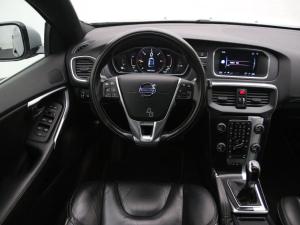 Grey Volvo V40 2014 in Vilnius, with an engine capacity of 2.00 L and mileage of 236 thousand km for 8799 €, photo 18 on AUTOMOTO.COM.LV