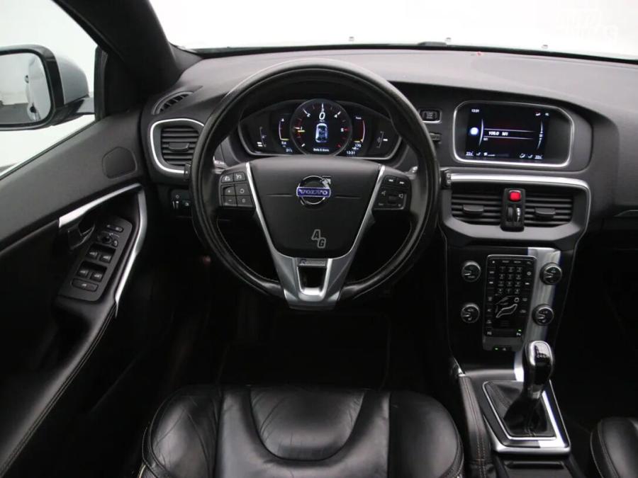 Grey Volvo V40 2014 in Vilnius, with an engine capacity of 2.00 L and mileage of 236 thousand km for 8799 €, photo 18 on AUTOMOTO.COM.LV