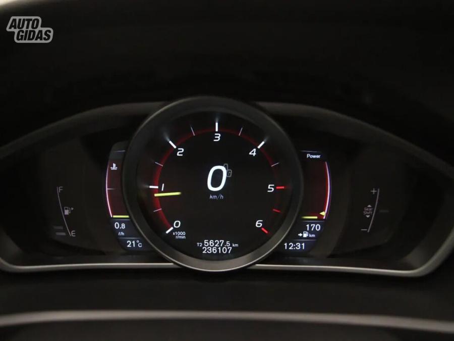 Grey Volvo V40 2014 in Vilnius, with an engine capacity of 2.00 L and mileage of 236 thousand km for 8799 €, photo 20 on AUTOMOTO.COM.LV