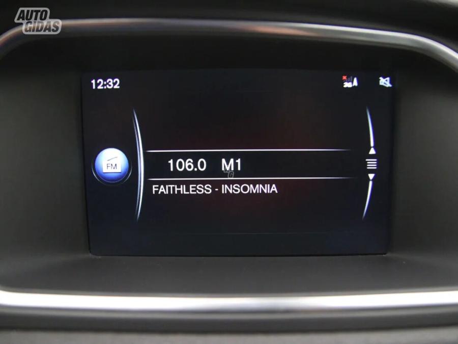 Grey Volvo V40 2014 in Vilnius, with an engine capacity of 2.00 L and mileage of 236 thousand km for 8799 €, photo 23 on AUTOMOTO.COM.LV