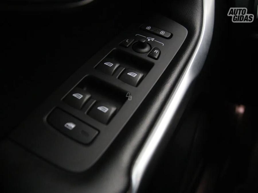 Grey Volvo V40 2014 in Vilnius, with an engine capacity of 2.00 L and mileage of 236 thousand km for 8799 €, photo 27 on AUTOMOTO.COM.LV