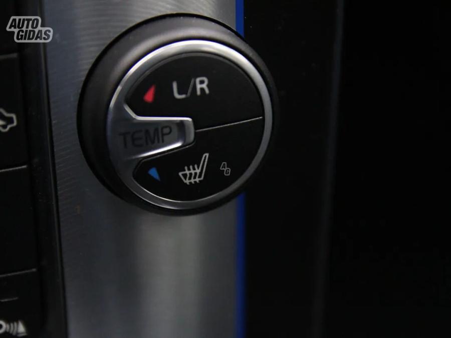 Grey Volvo V40 2014 in Vilnius, with an engine capacity of 2.00 L and mileage of 236 thousand km for 8799 €, photo 30 on AUTOMOTO.COM.LV