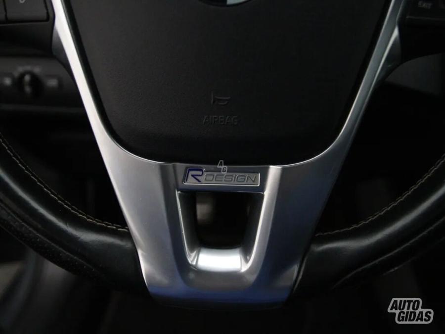 Grey Volvo V40 2014 in Vilnius, with an engine capacity of 2.00 L and mileage of 236 thousand km for 8799 €, photo 33 on AUTOMOTO.COM.LV