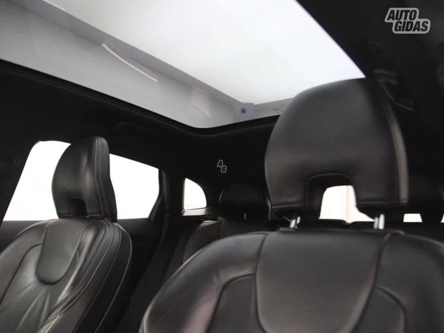 Grey Volvo V40 2014 in Vilnius, with an engine capacity of 2.00 L and mileage of 236 thousand km for 8799 €, photo 35 on AUTOMOTO.COM.LV
