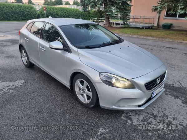 Grey Volvo V40 2014 in Polva, with an engine capacity of 1.60 L and mileage of 275 thousand km for 5700 €, photo 3 on AUTOMOTO.COM.LV