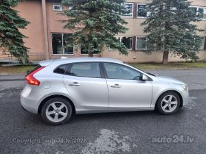 Pelēks Volvo V40 2014 Pelva, ar dzinēja tilpumu 1.60 L un nobraukumu 275 tūkst. km par 5700 €, foto 5 vietnē AUTOMOTO.COM.LV