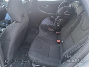 Pelēks Volvo V40 2014 Pelva, ar dzinēja tilpumu 1.60 L un nobraukumu 275 tūkst. km par 5700 €, foto 12 vietnē AUTOMOTO.COM.LV