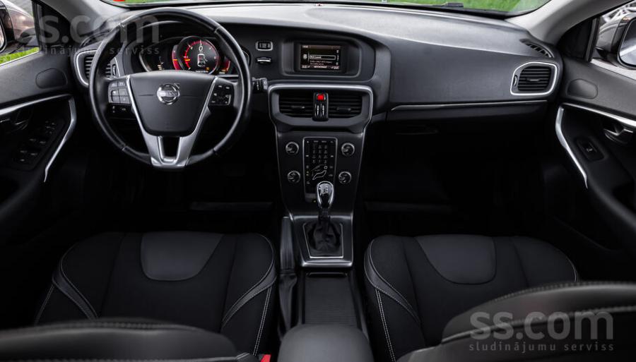 Grey Volvo V40 2014 in Riga, with an engine capacity of 2.00 L and mileage of 0 thousand km for 7200 €, photo 11 on AUTOMOTO.COM.LV