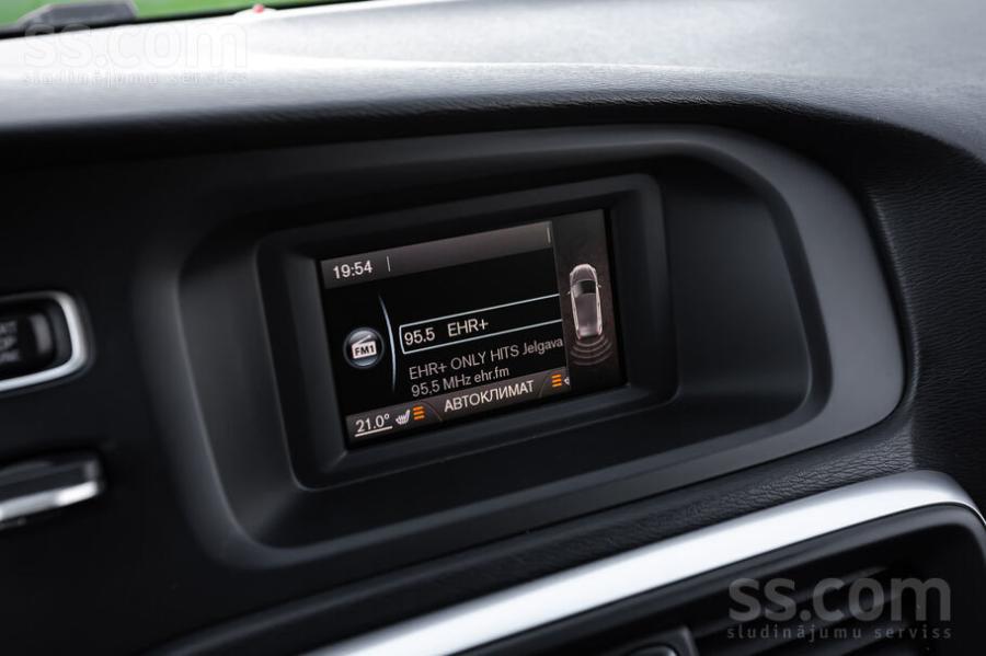 Grey Volvo V40 2014 in Riga, with an engine capacity of 2.00 L and mileage of 0 thousand km for 7200 €, photo 19 on AUTOMOTO.COM.LV