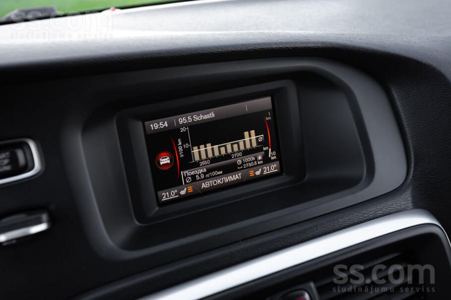 Grey Volvo V40 2014 in Riga, with an engine capacity of 2.00 L and mileage of 0 thousand km for 7200 €, photo 21 on AUTOMOTO.COM.LV