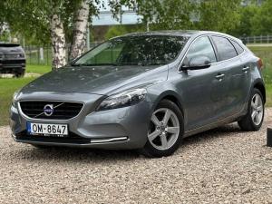 Pelēks Volvo V40 2014 Jelgava, ar dzinēja tilpumu 1.60 L un nobraukumu 225 tūkst. km par 6990 €, foto  vietnē AUTOMOTO.COM.LV