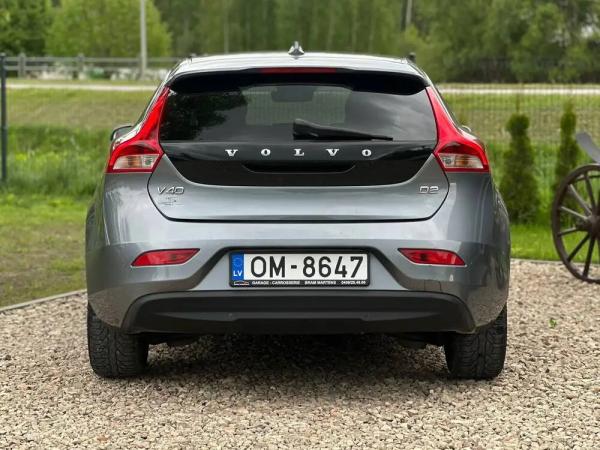 Grey Volvo V40 2014 in Jelgava, with an engine capacity of 1.60 L and mileage of 225 thousand km for 6990 €, photo 5 on AUTOMOTO.COM.LV