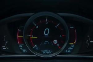 Pelēks Volvo V40 2014 Grobiņa, ar dzinēja tilpumu 2.00 L un nobraukumu 284 tūkst. km par 8500 €, foto 27 vietnē AUTOMOTO.COM.LV