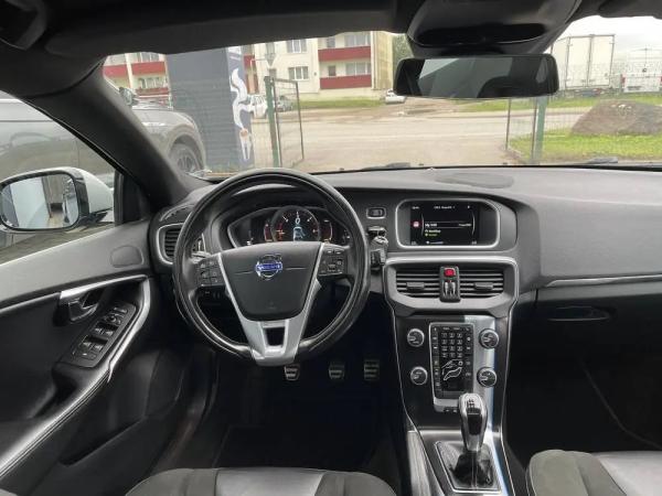 Grey Volvo V40 2014 in Talsi, with an engine capacity of 2.00 L and mileage of 232 thousand km for 6400 €, photo 6 on AUTOMOTO.COM.LV
